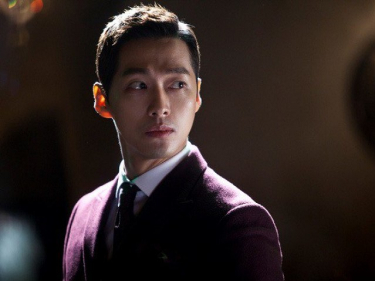 Đi công tác về gặp vợ cũ đến thăm mẹ tôi ốm, lén nghe một câu của cô ấy ...