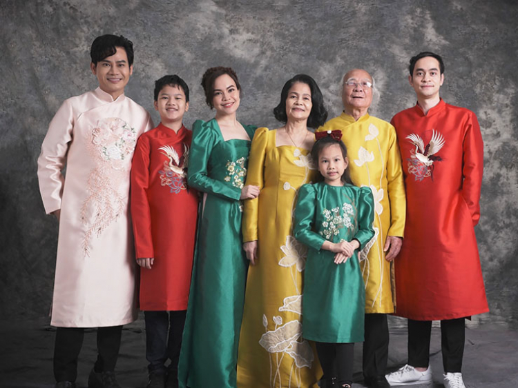 Gia đình 3 thế hệ của MC Hãy chọn giá đúng đón Tết sớm