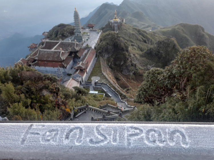 Băng giá xuất hiện trên đỉnh Fansipan trong dịp đầu năm mới 2024