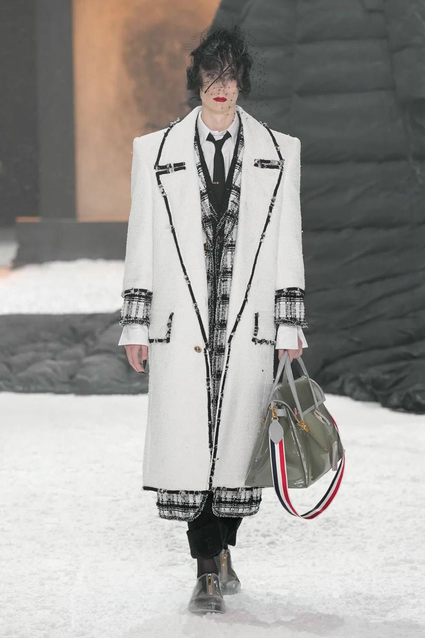 Thom Browne mang vẻ đẹp u ám, tinh tế cho mùa mốt 2024