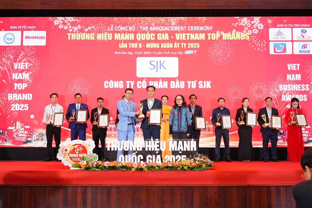 SJK đạt danh hiệu Top 12 Thương Hiệu Mạnh Quốc Gia năm 2025