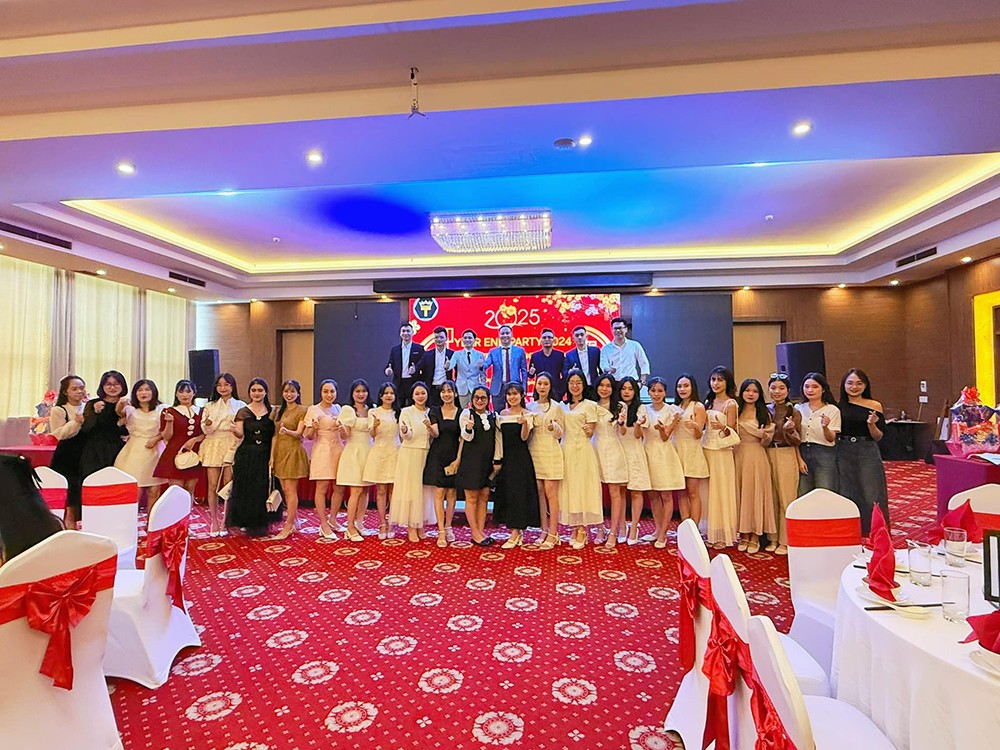 Bùng nổ Year End Party 2024 T-Booking tri ân và vinh danh hành trình ...