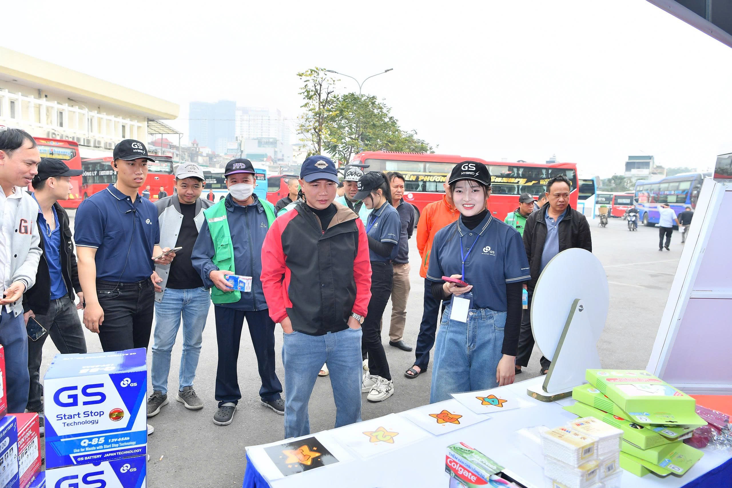 “Ắc quy GS mang ‘Ngày hội chăm sóc bác tài’ đến Bến xe Giáp Bát sau ...