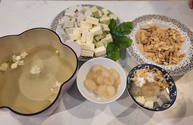 Vợ 3 con của Mạnh Trường làm món chè ngon ngọt có cái tên thú vị, nhìn ...