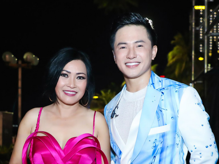 Nam MC song ngữ khiến Phương Thanh hết lời khen ngợi