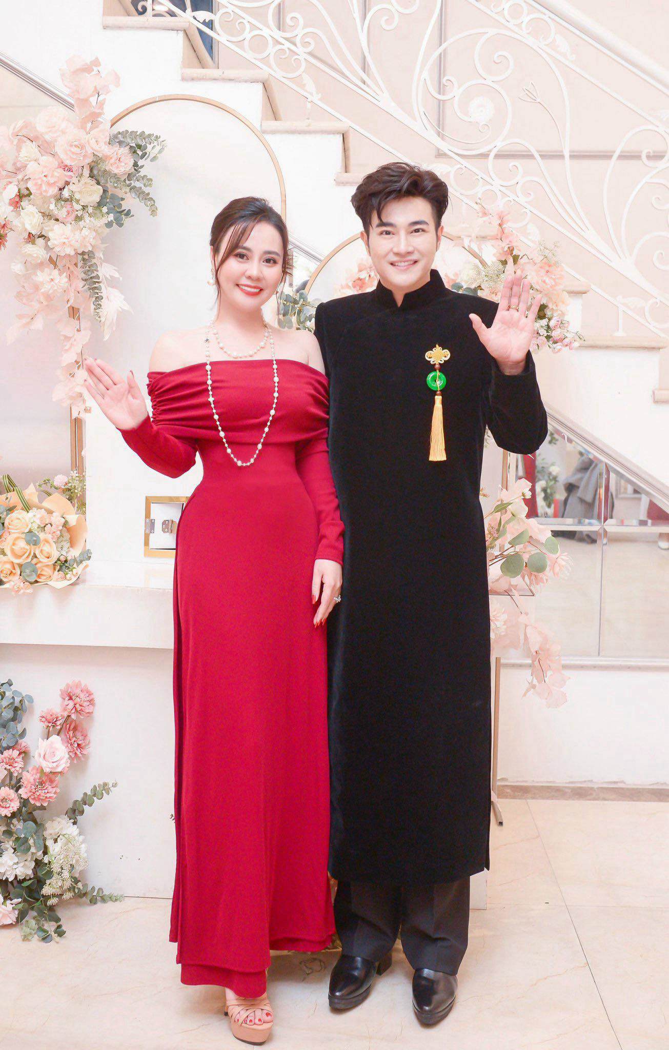 Ca sĩ Minh Quân khi chấm thi Mrs Earth VietNam