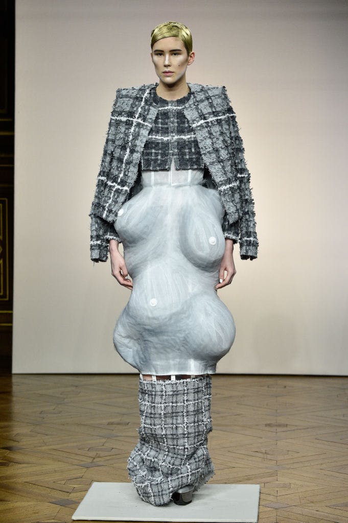 Những sàn diễn kỳ quặc nhất mọi thời đại của Thom Browne