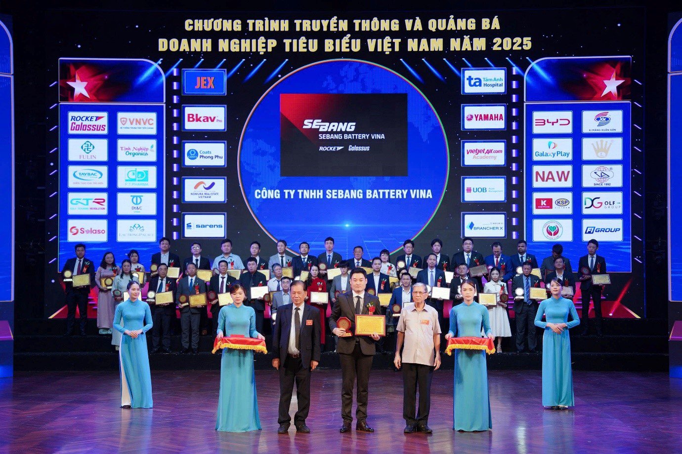 Sebang Battery Vina nhận danh hiệu “Top 10 Doanh nghiệp FDI Xuất sắc tại Việt Nam 2025” và “Top ...