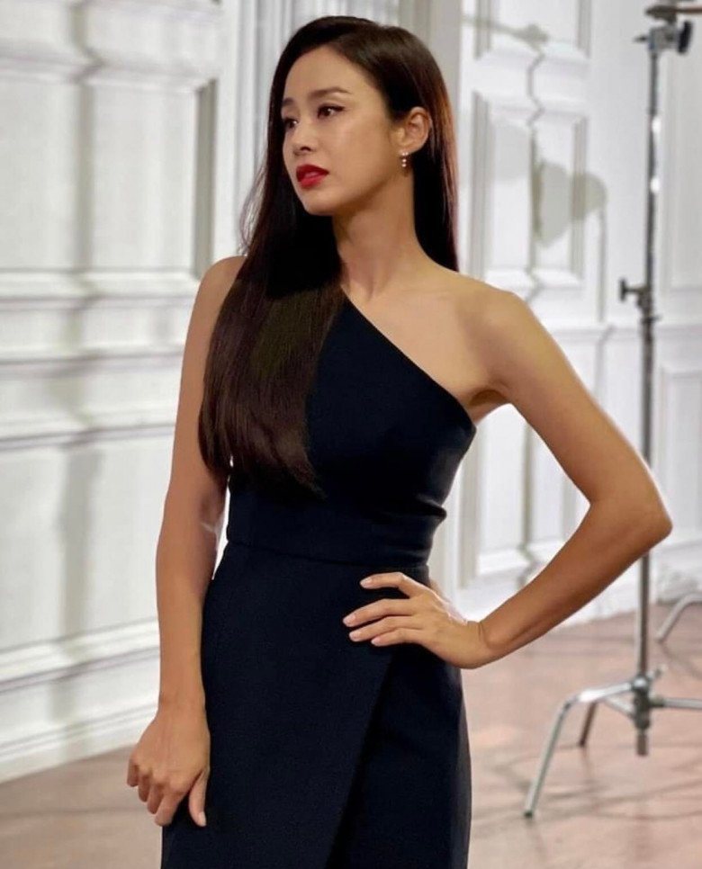 Kim Tae Hee sinh 2 con dáng vẫn đẹp mướt mải, “ăn đứt” golf thủ nghi ...