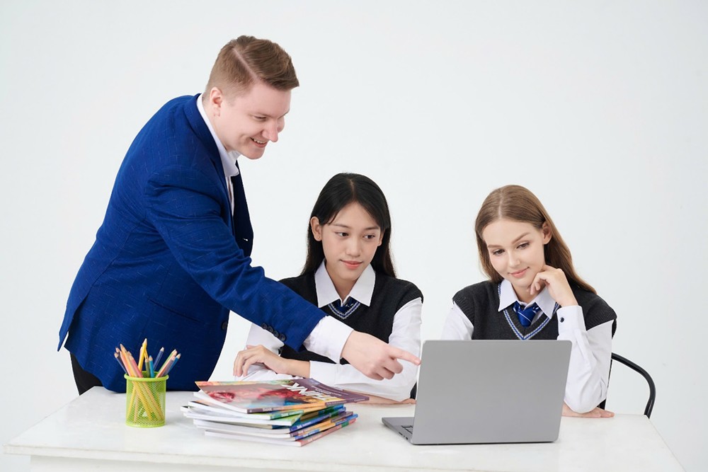 6 lợi ích nổi bật của nền tảng học tiếng Anh tương tác cùng AI - FSEL ...