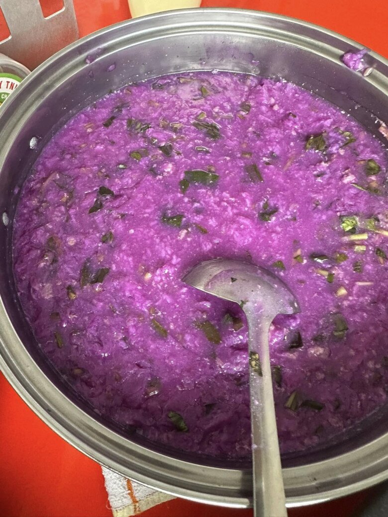 Chàng Hiều Bỗng dưng muốn khóc được vợ xinh đẹp nấu cho cơm canh dân dã ...